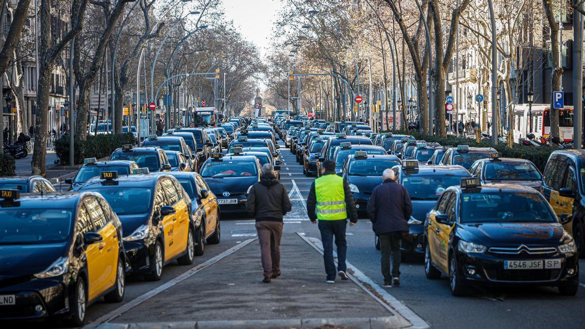 Las mejores imágenes de la jornada de huelgas en Barcelona | FOTOS
