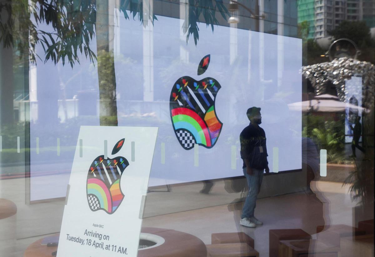 Apple estrena su primera tienda física en la India | FOTOS