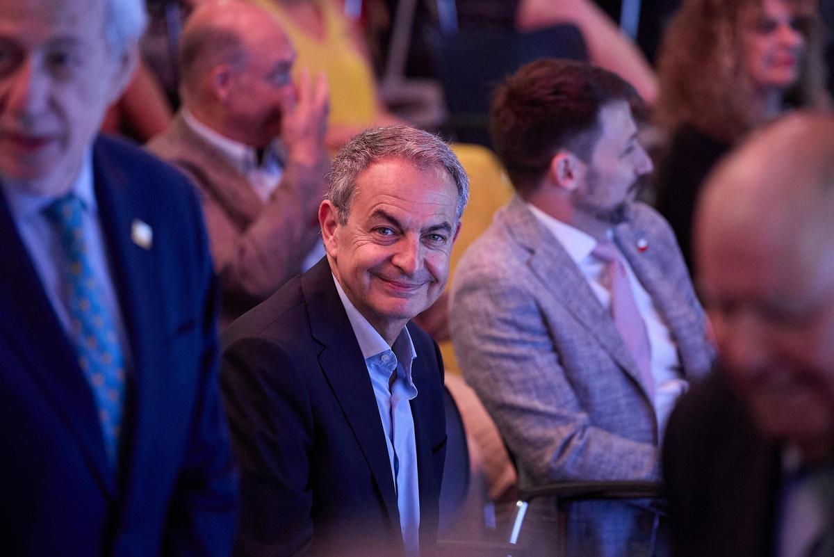 Zapatero recuerda a Allende con gratitud y avisa: "Quienes quieren ...