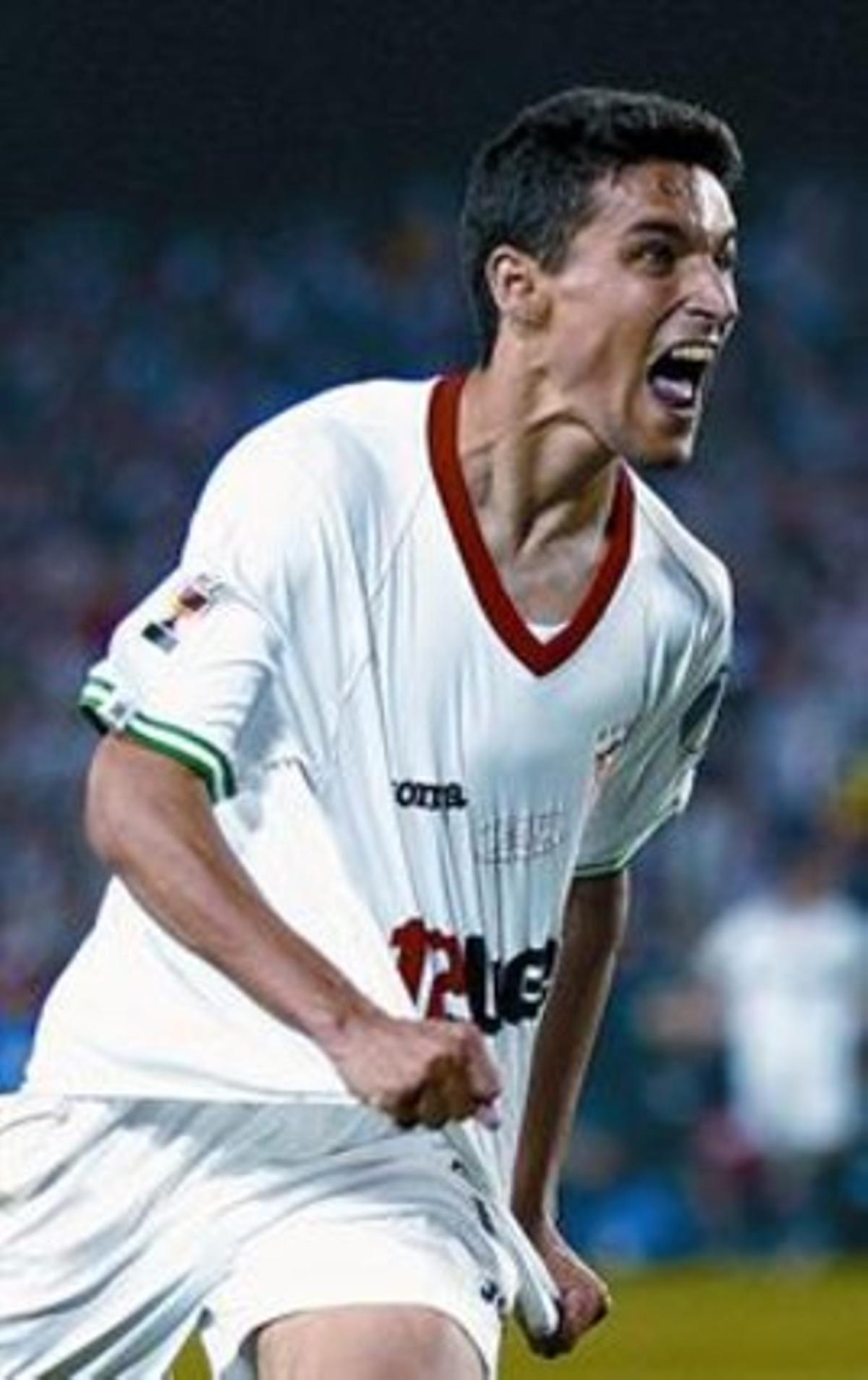 Luis Fabiano y Navas intentarán reanimar al Sevilla