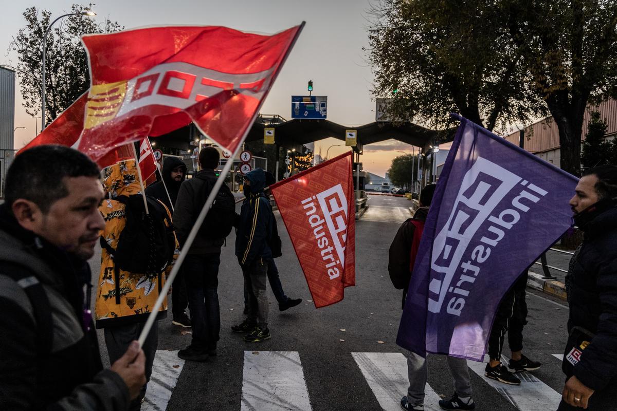Huelga en Mercabarna en las empresas de frutas y verduras | FOTOS