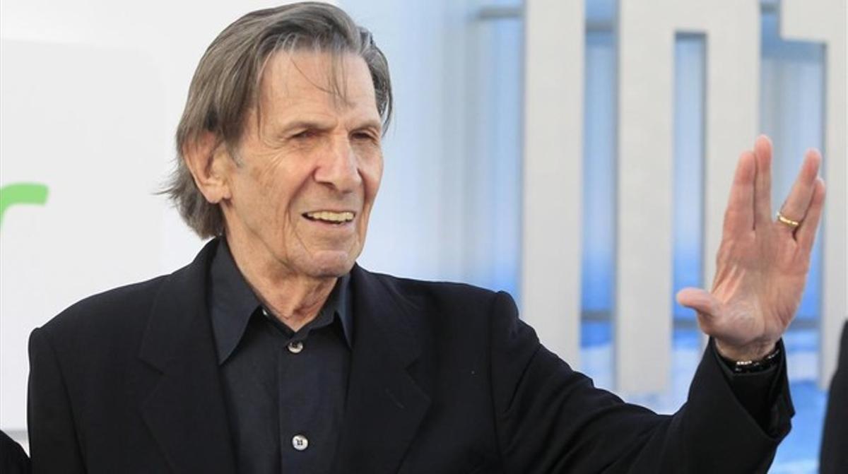 El 'doctor Spock' insta a sus 'fans' a no fumar