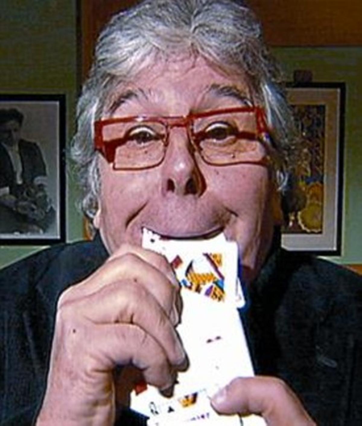 Los rotarios sorprenden a Màgic Andreu con un premio