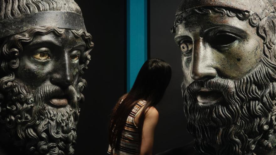 El enigma de los Bronces de Riace recala en el Museu d'Arqueologia