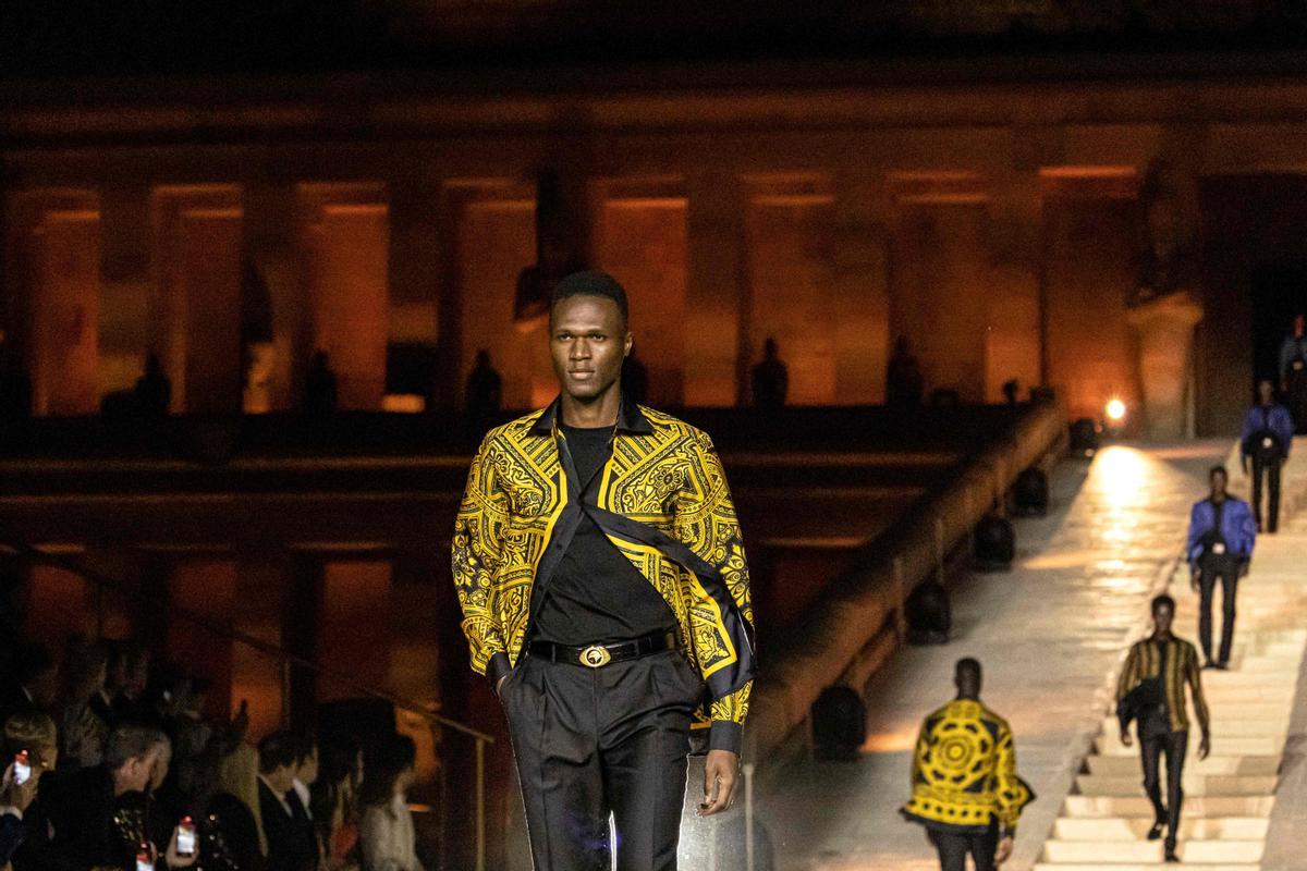 Moda en el templo de Hatshepsut, en el corazón del antiguo Egipto | FOTOS