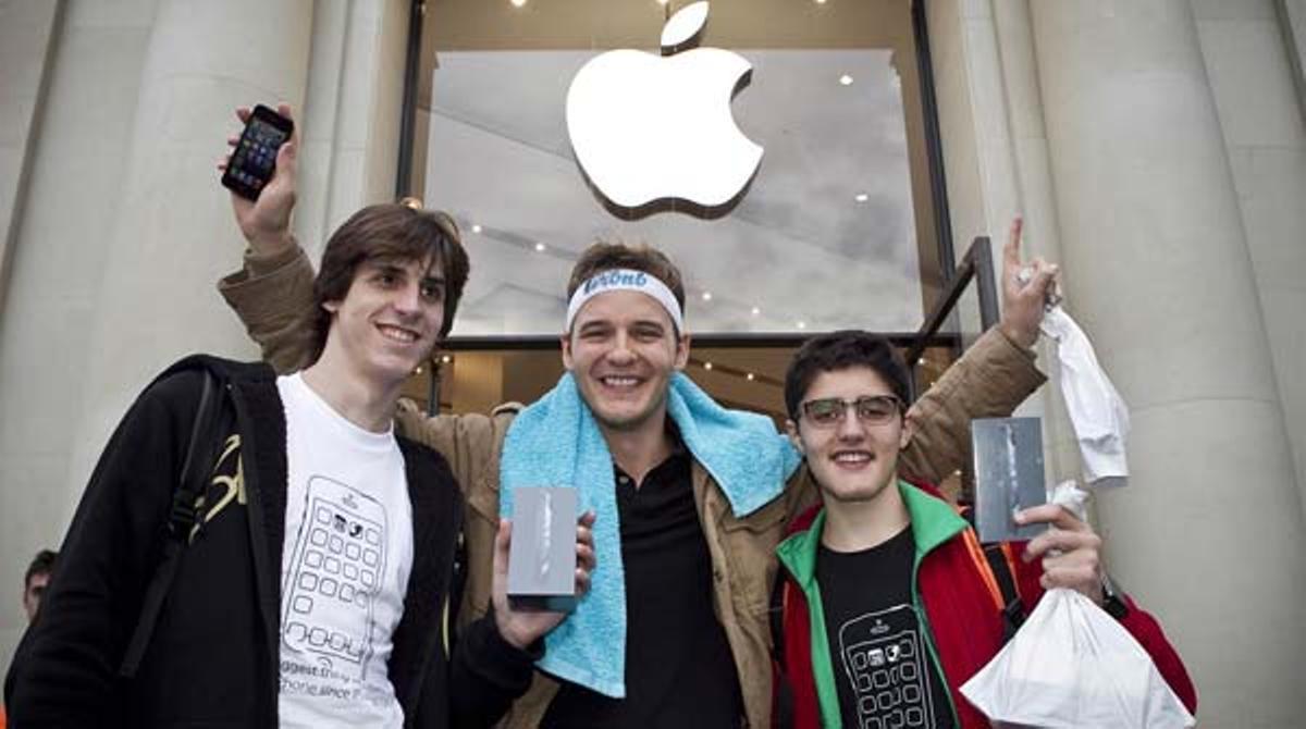 Colas para comprar el iPhone 5 de Apple