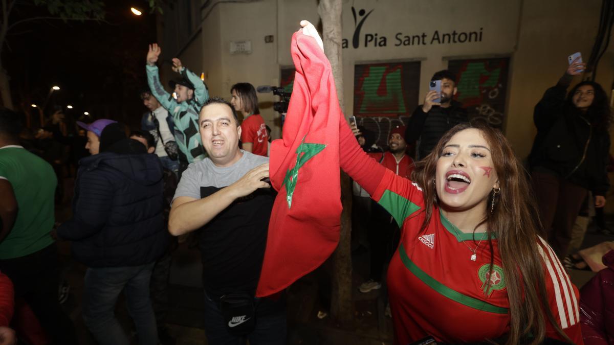 Seguidores marroquís celebran la victoria ante España / FOTOS
