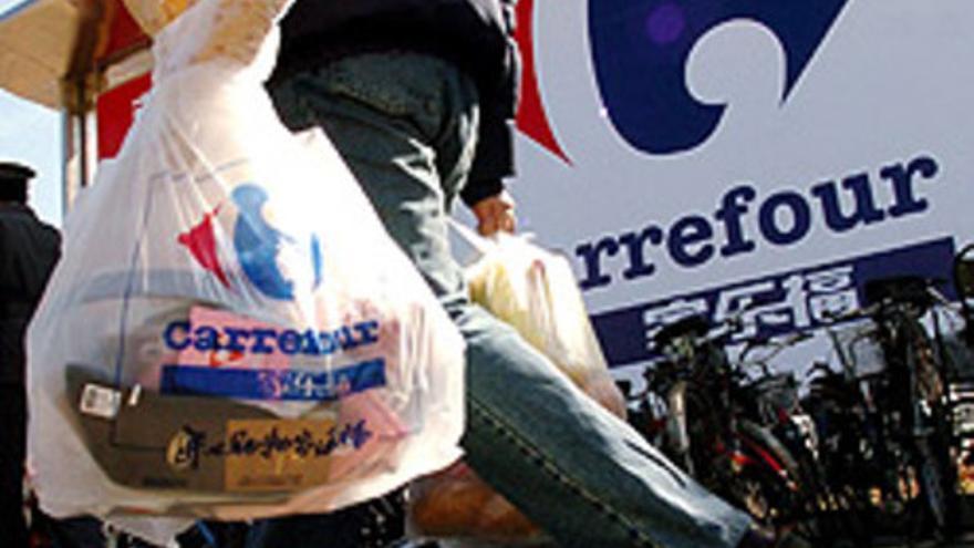 Carrefour vende siete hipermercados en España por 93 millones
