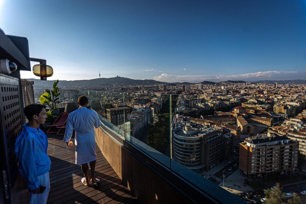 La terraza de hotel más alta y panorámica de Barcelona.