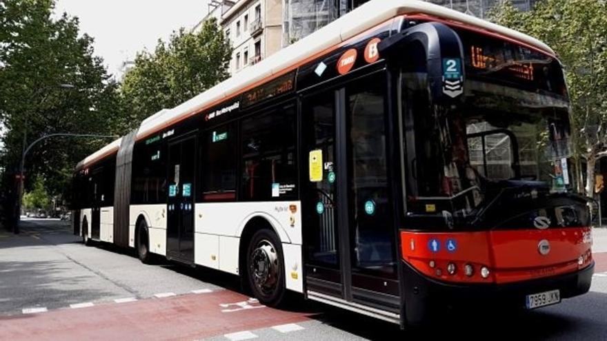 Els autobusos de Barcelona tornen a ser accessibles per davant