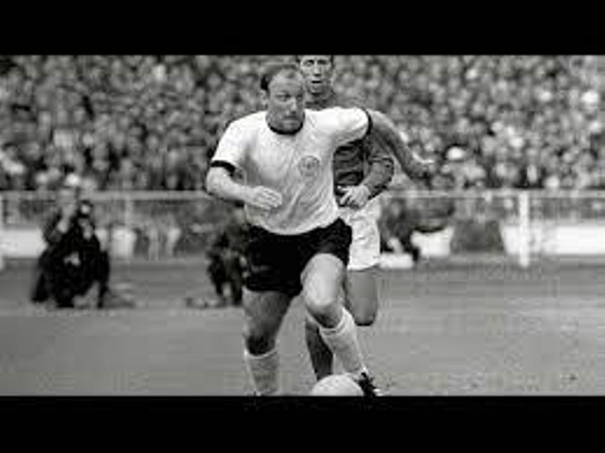 Muere Uwe Seeler, leyenda del fútbol alemán y emblema del Hamburgo