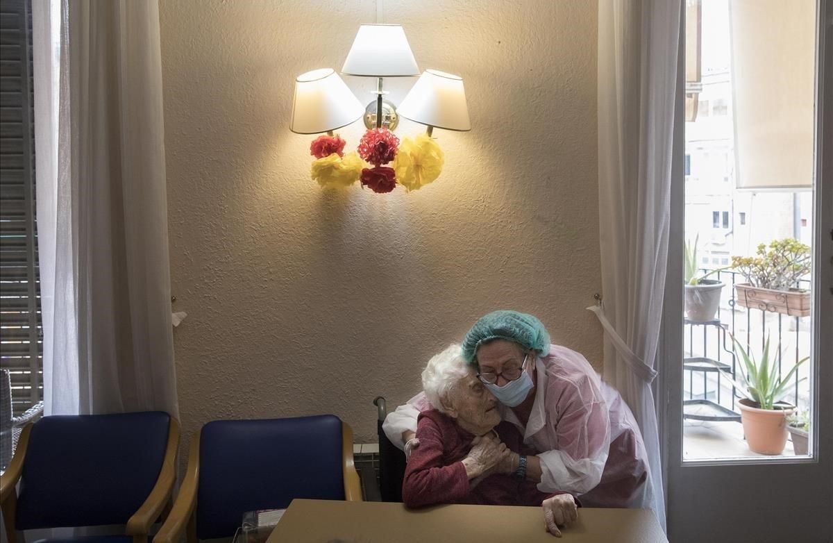 Cataluña Ultima Protocolo Para Permitir Las Visitas A Las Residencias