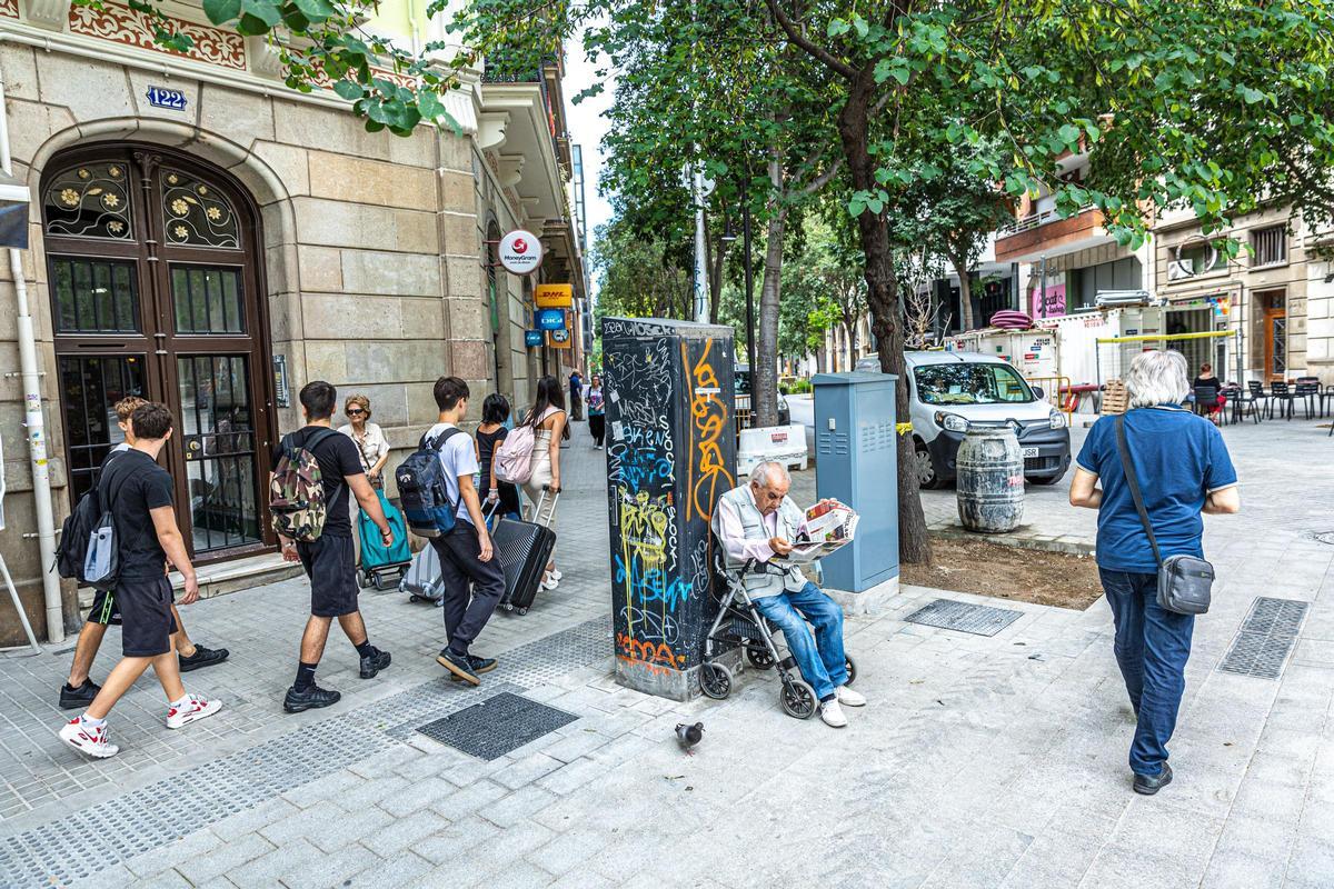 Escenas inesperadas de la Superilla del Eixample | FOTOS
