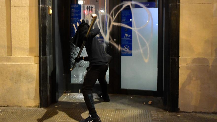 "Excelente en forma y fondo el artículo de Josep Oliver Alonso"