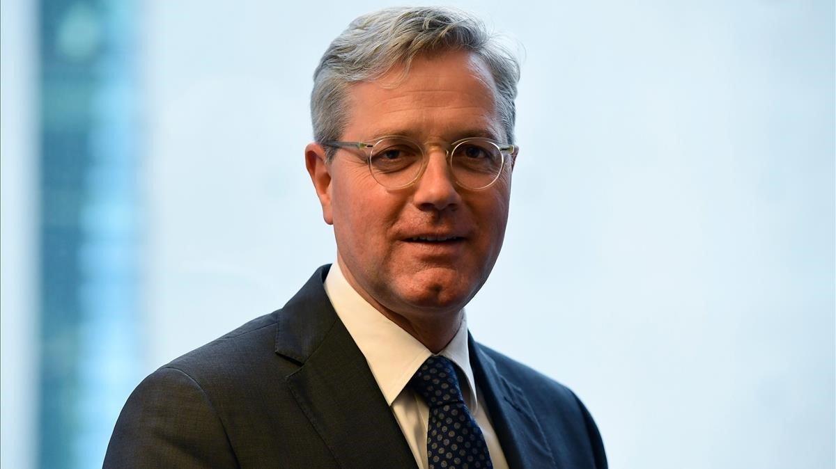 La CDU precipita la sucesión de Merkel para combatir su "peor crisis"