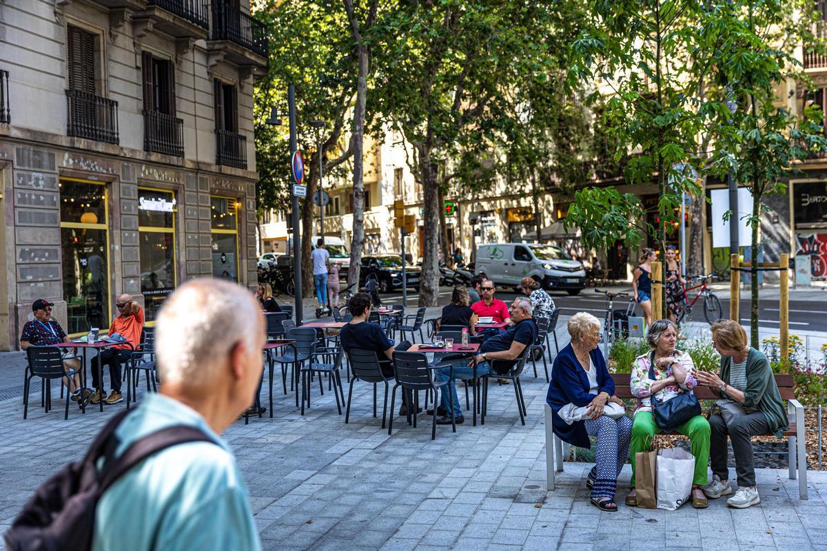Escenas inesperadas de la Superilla del Eixample | FOTOS