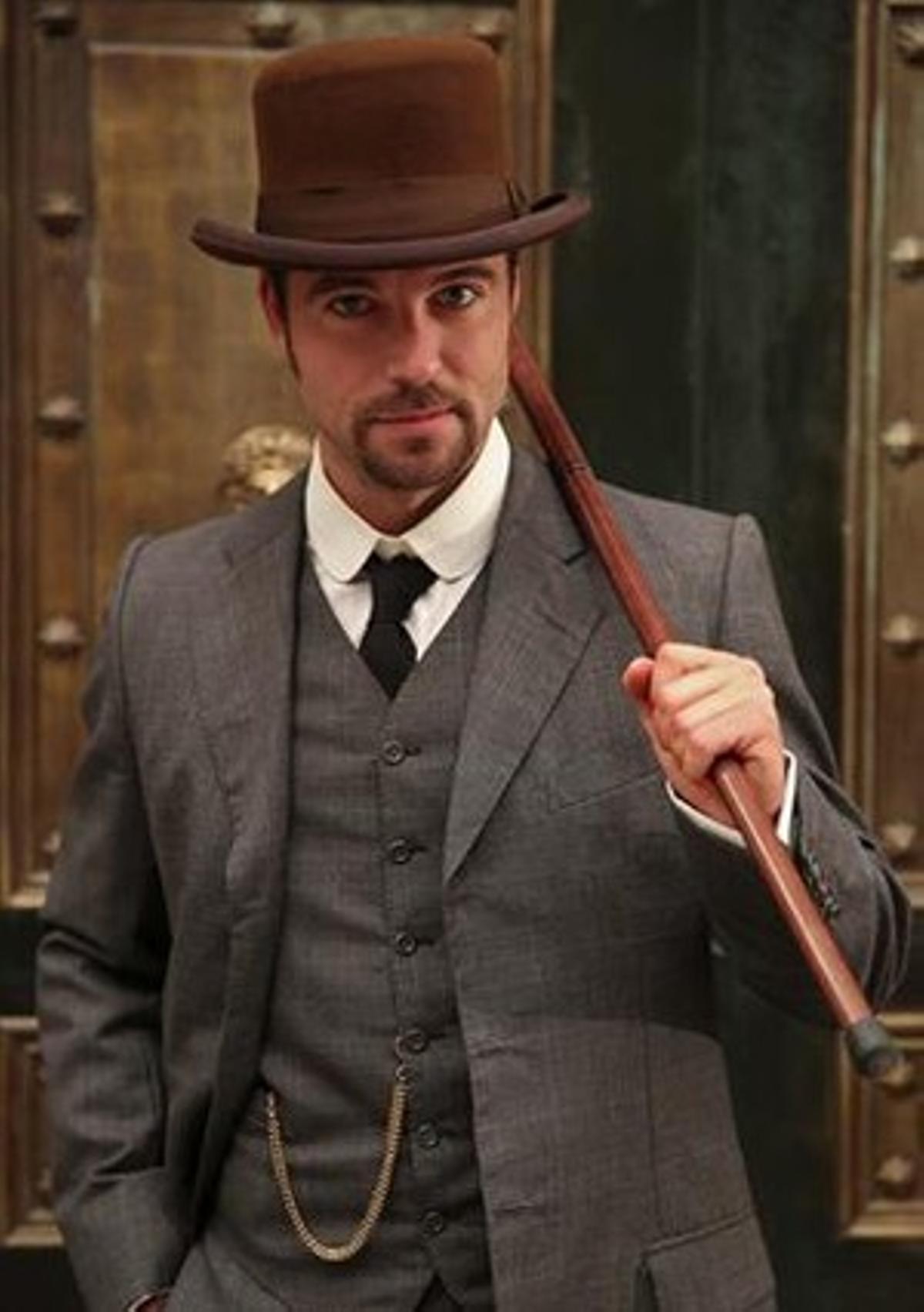 Carles Francino rueda la serie de TVE-1 'Victor Ros'