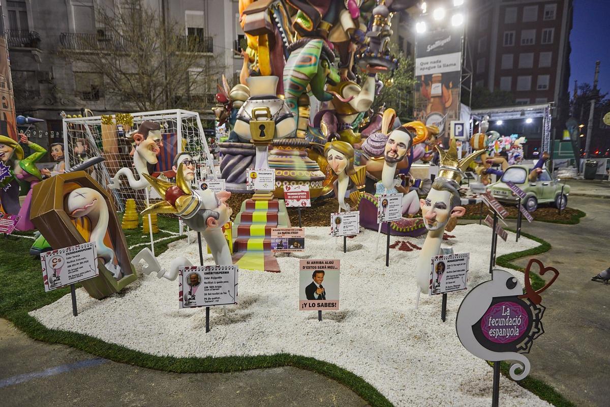 Selección de 'ninots' de la sección especial de las Fallas de Valencia ...