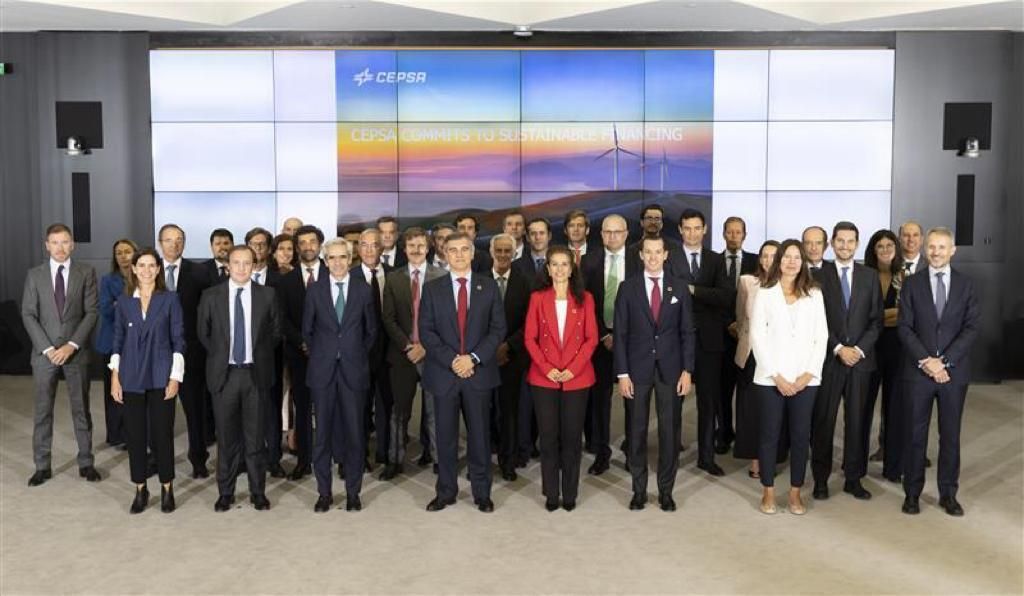 Cepsa amplía el vencimiento de su crédito sindicado de 2.000 millones a ...