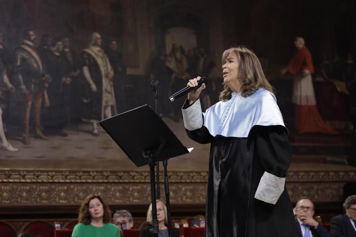 Joan Manuel Serrat y Maria del Mar Bonet, investidos doctores honoris ...