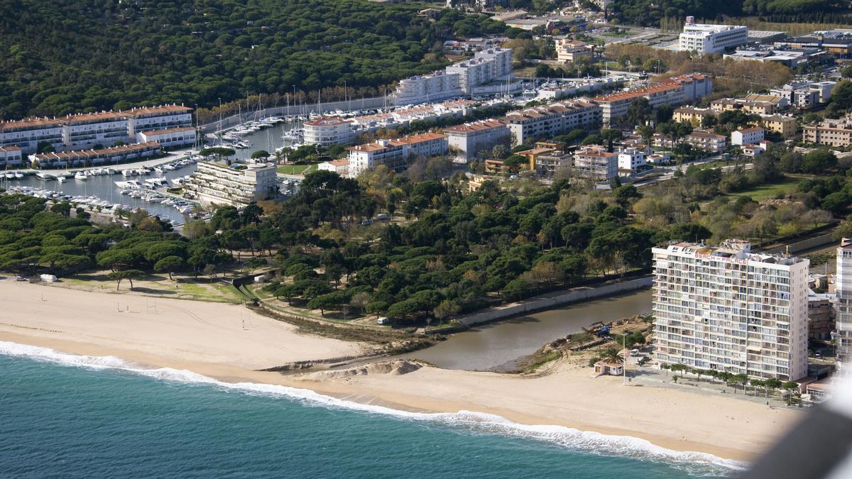Catalunya blinda sus costas ante el urbanismo voraz | FOTOS