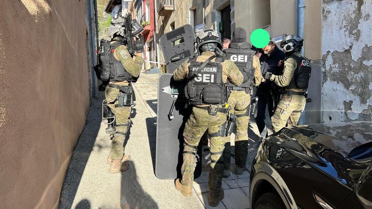 Este es el impresionante despliegue de los Mossos para capturar al ...