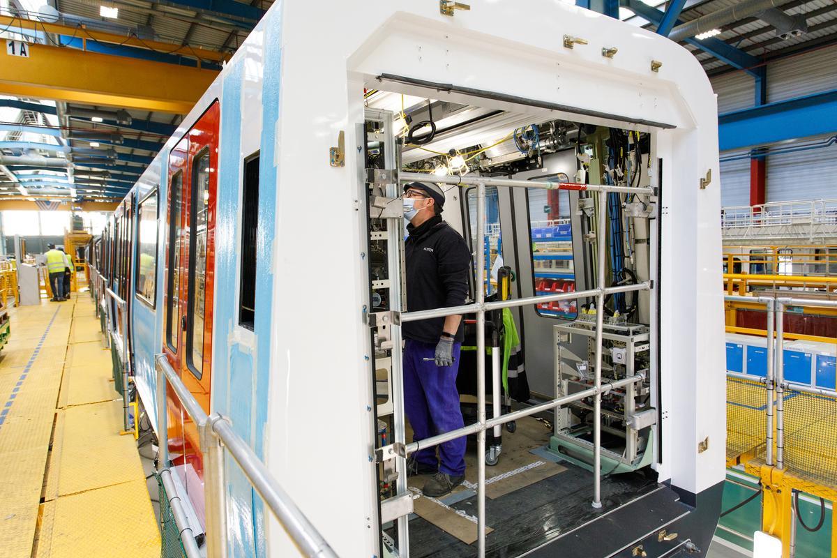 Así se fabrican los nuevos trenes de las líneas 1 y 3 del metro de ...