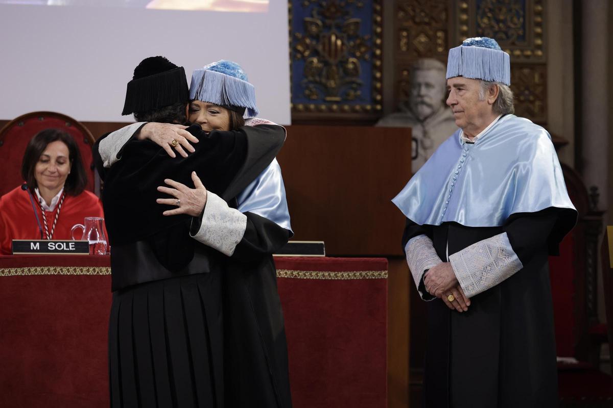 Joan Manuel Serrat y Maria del Mar Bonet, investidos doctores honoris ...