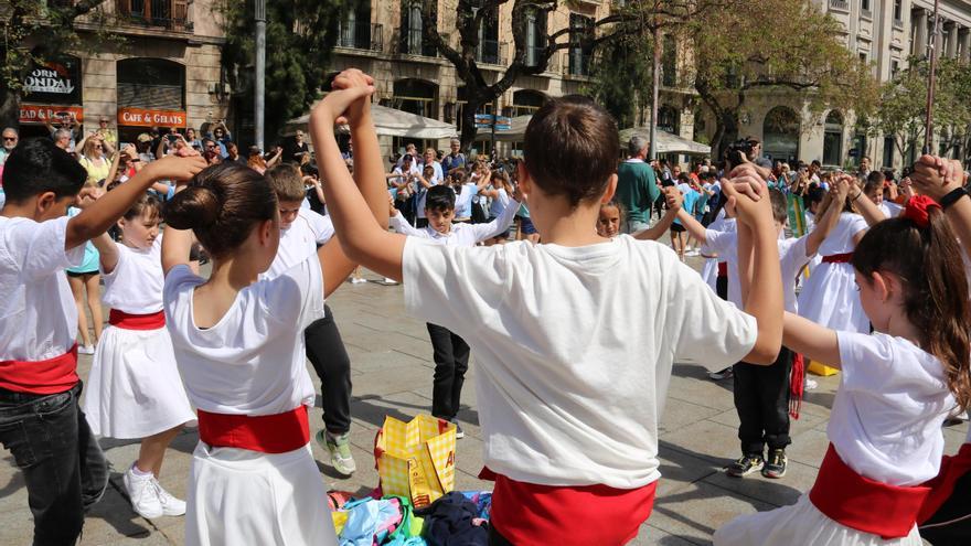 La versión cobla de 'Coti x Coti' se estrena con una sardana ...