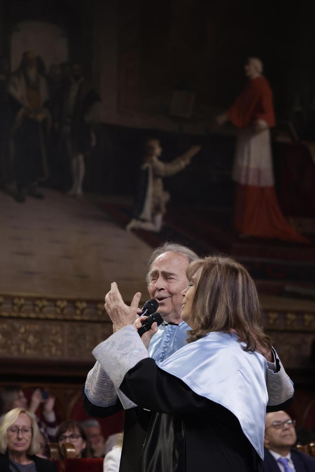 Joan Manuel Serrat y Maria del Mar Bonet, investidos doctores honoris ...