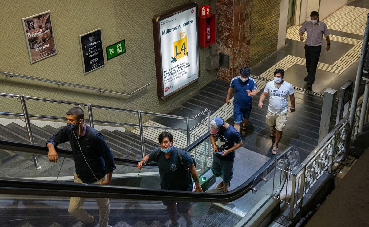Las líneas L4 y L11 de metro interrumpen el servicio en verano por obras