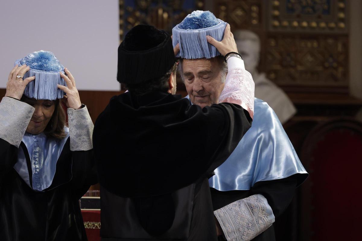 Joan Manuel Serrat y Maria del Mar Bonet, investidos doctores honoris ...