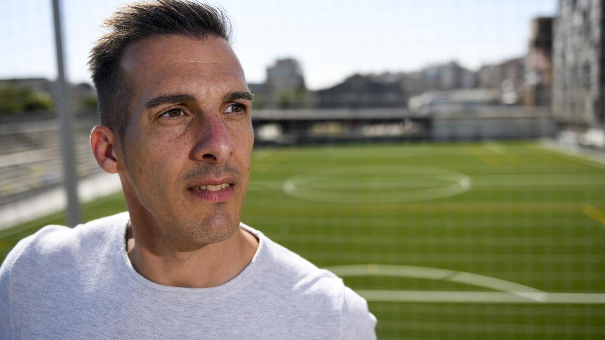 Quién es Estrada Fernández, el árbitro coraje que ha denunciado el beso ...