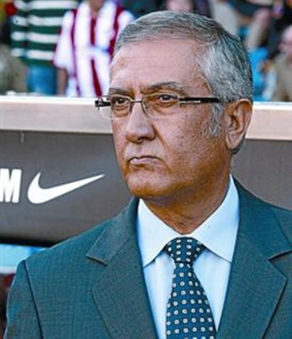 El Sevilla confía en Manzano para enderezar el rumbo