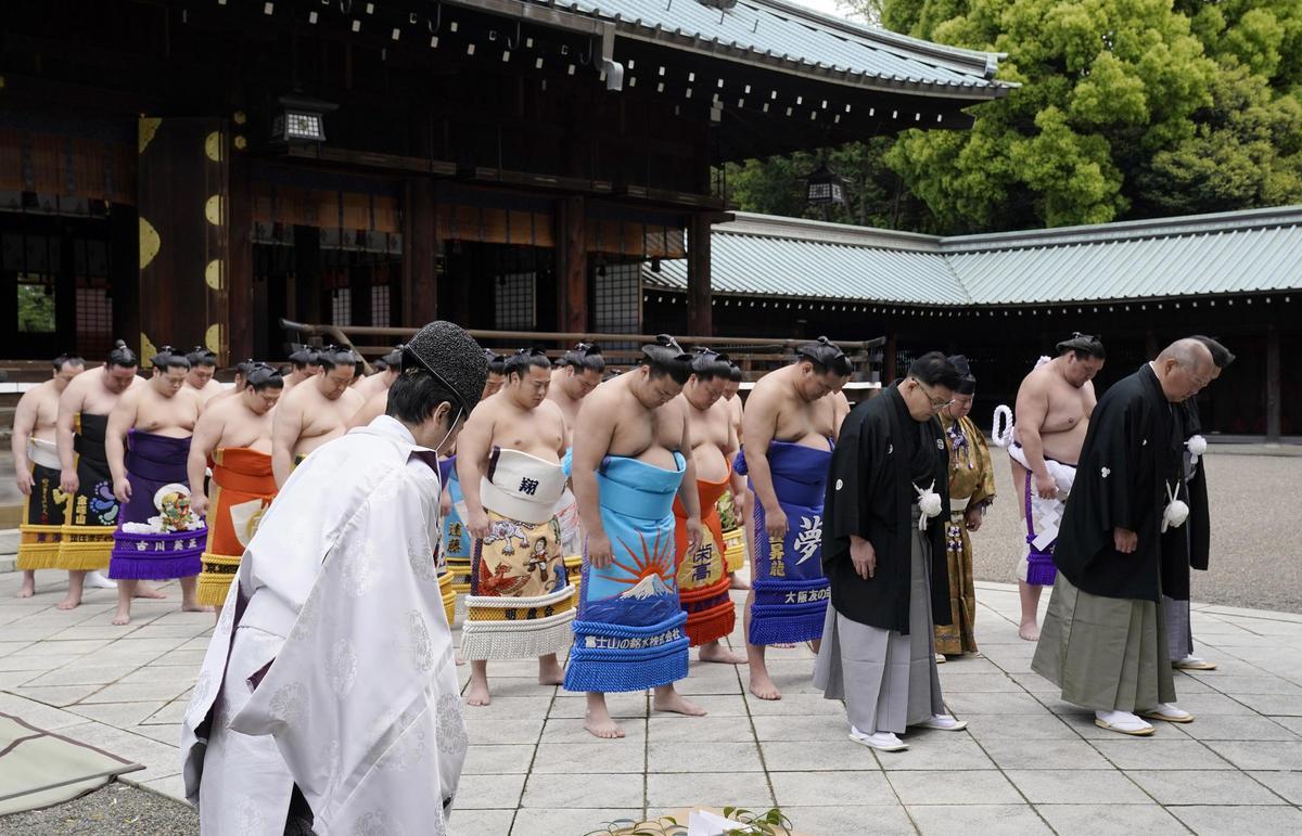Torneo anual de sumo Honozumo en Tokio | FOTOS