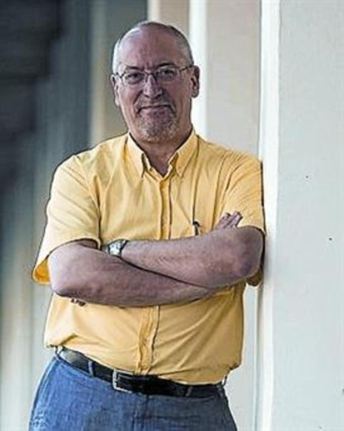 Andreu Martín, escritor: «Entro en la mente de los incendiarios»