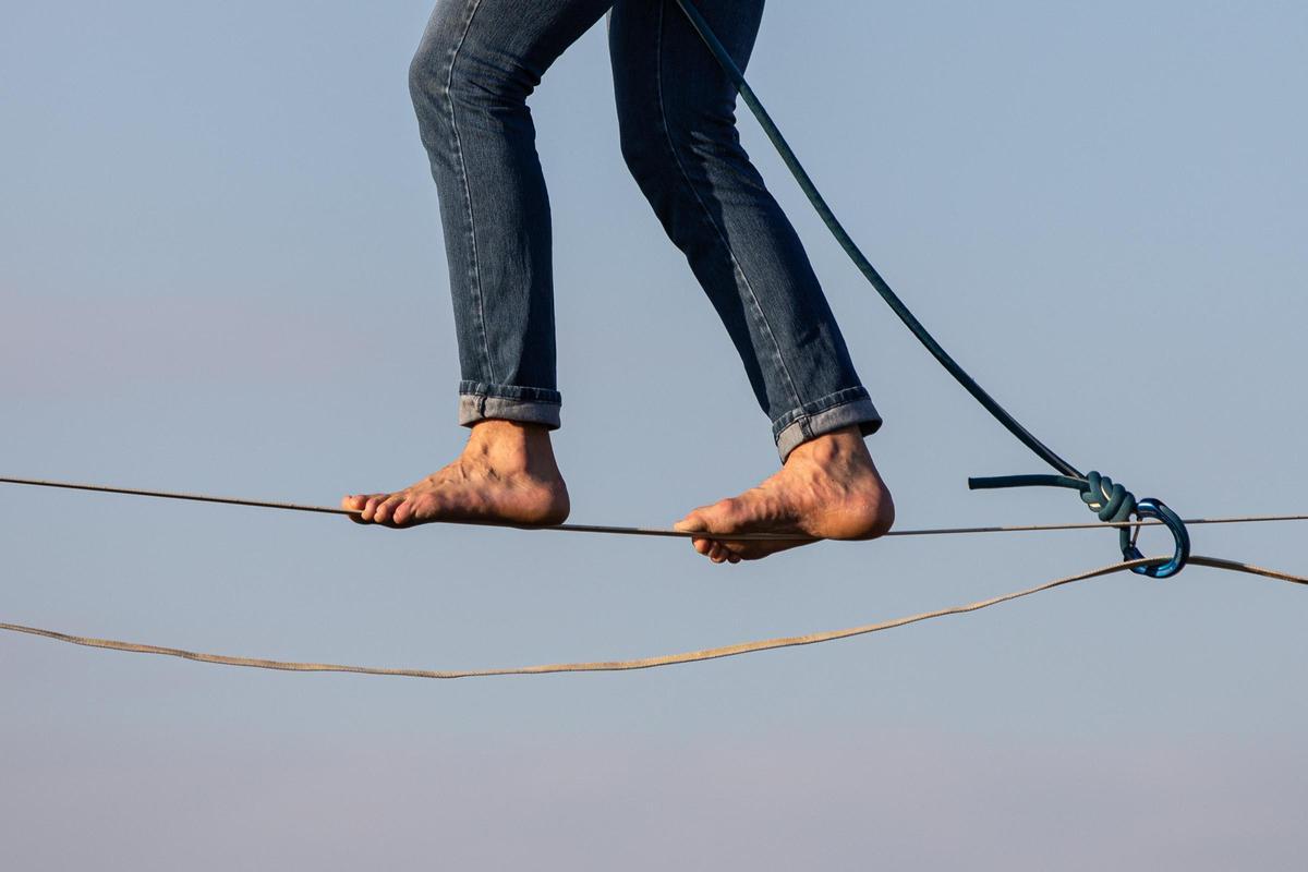 Nathan Paulin, el mejor funambulista del mundo, cruza Barcelona a 70 ...
