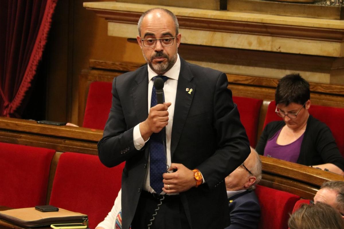 Rifirrafe entre Buch y Alonso por una "amenaza de cárcel"