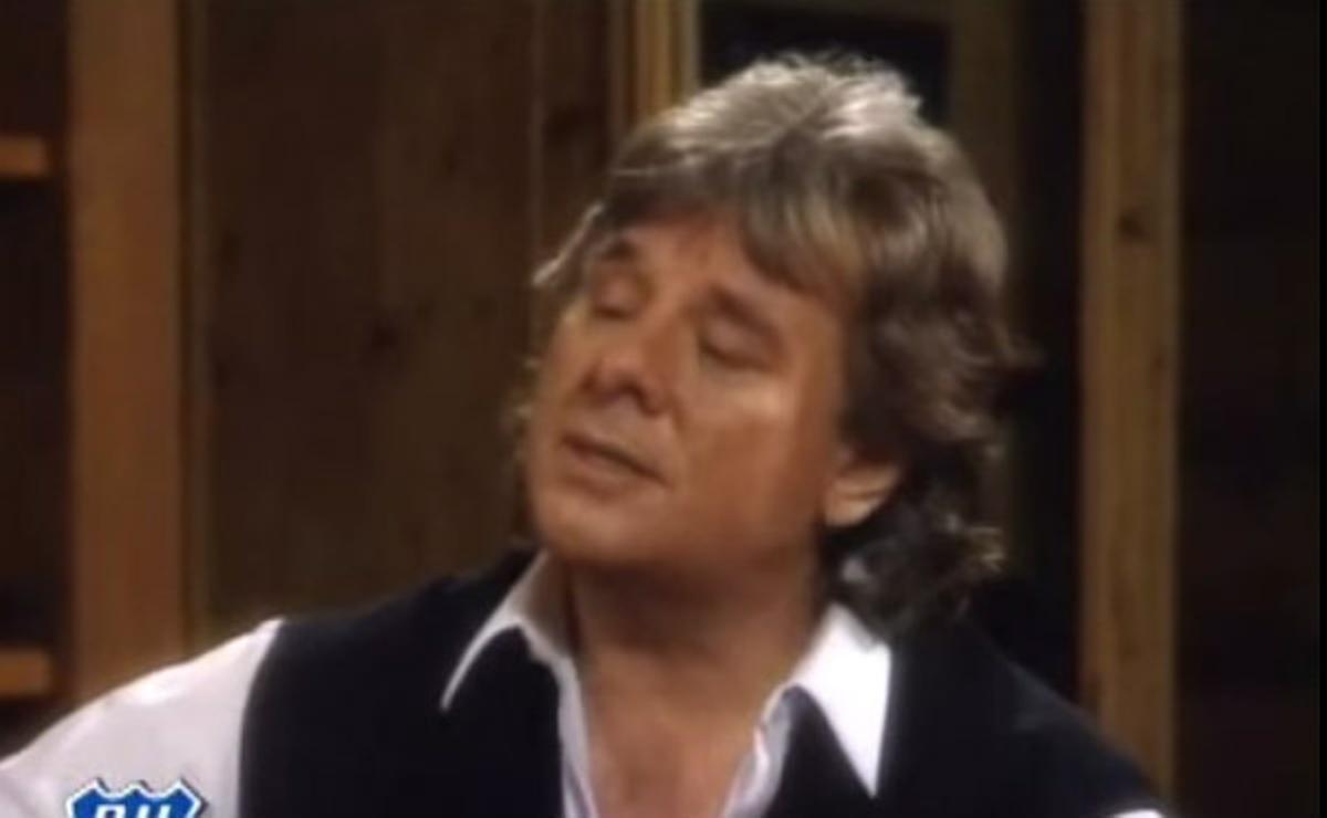 Wayne Carson interpretando Always on my mind