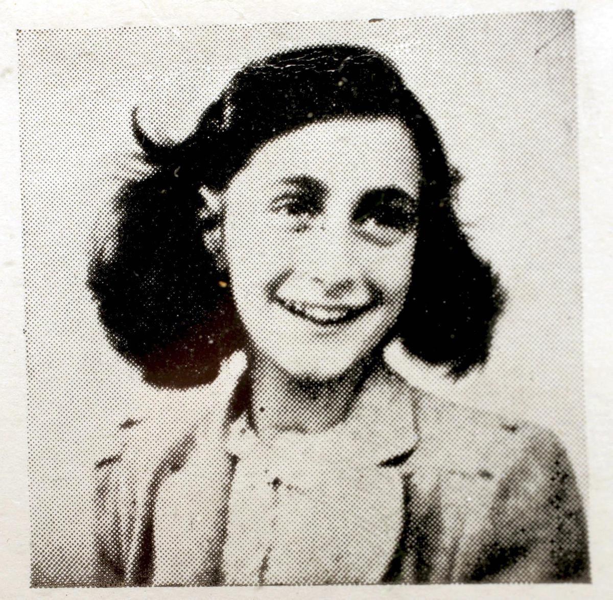 Una tienda de Ámsterdam retira vajilla con la figura sonriente de Ana Frank