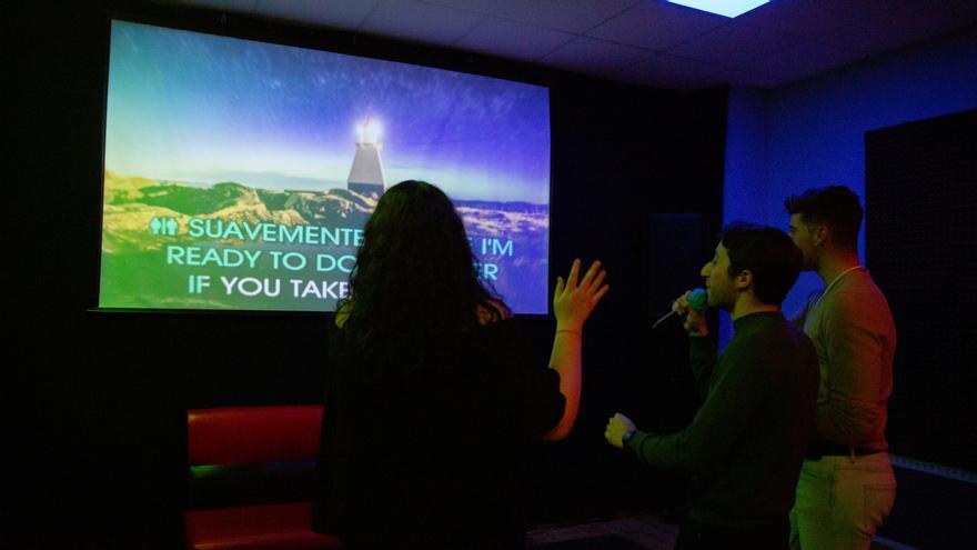 Karaoke rooms: llegan a Barcelona las habitaciones karaoke