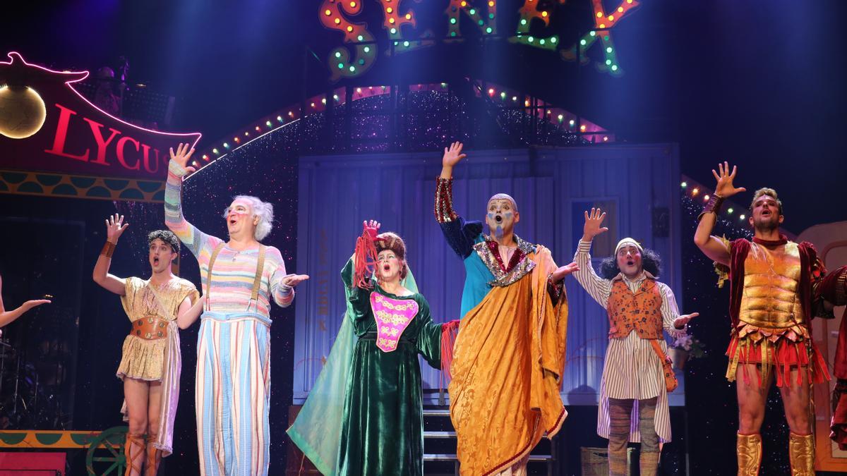 'Golfus de Roma', irresistible divertimento en el Teatre Condal de ...