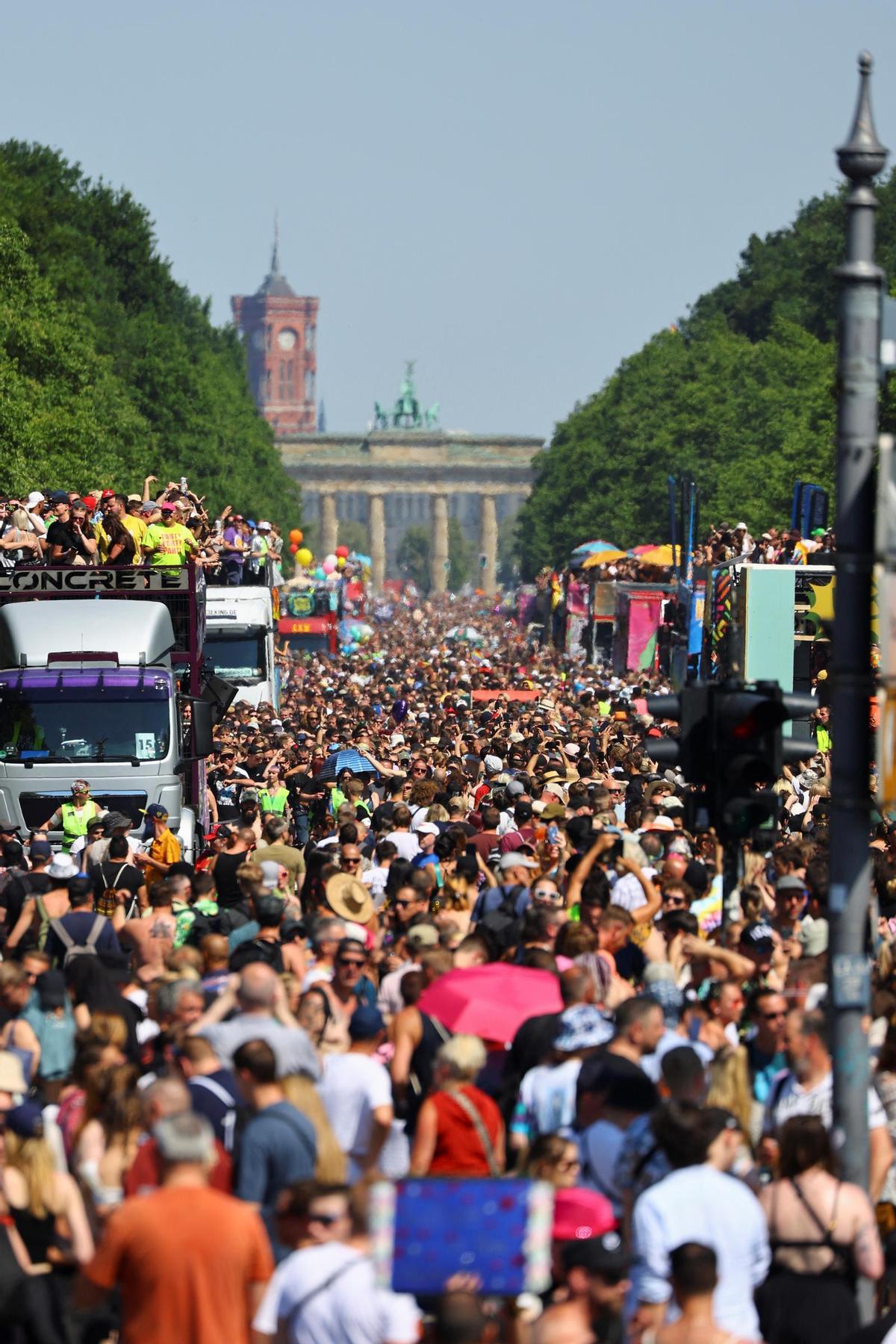 Fiesta techno 'Rave the planet' en Berlín | FOTOS