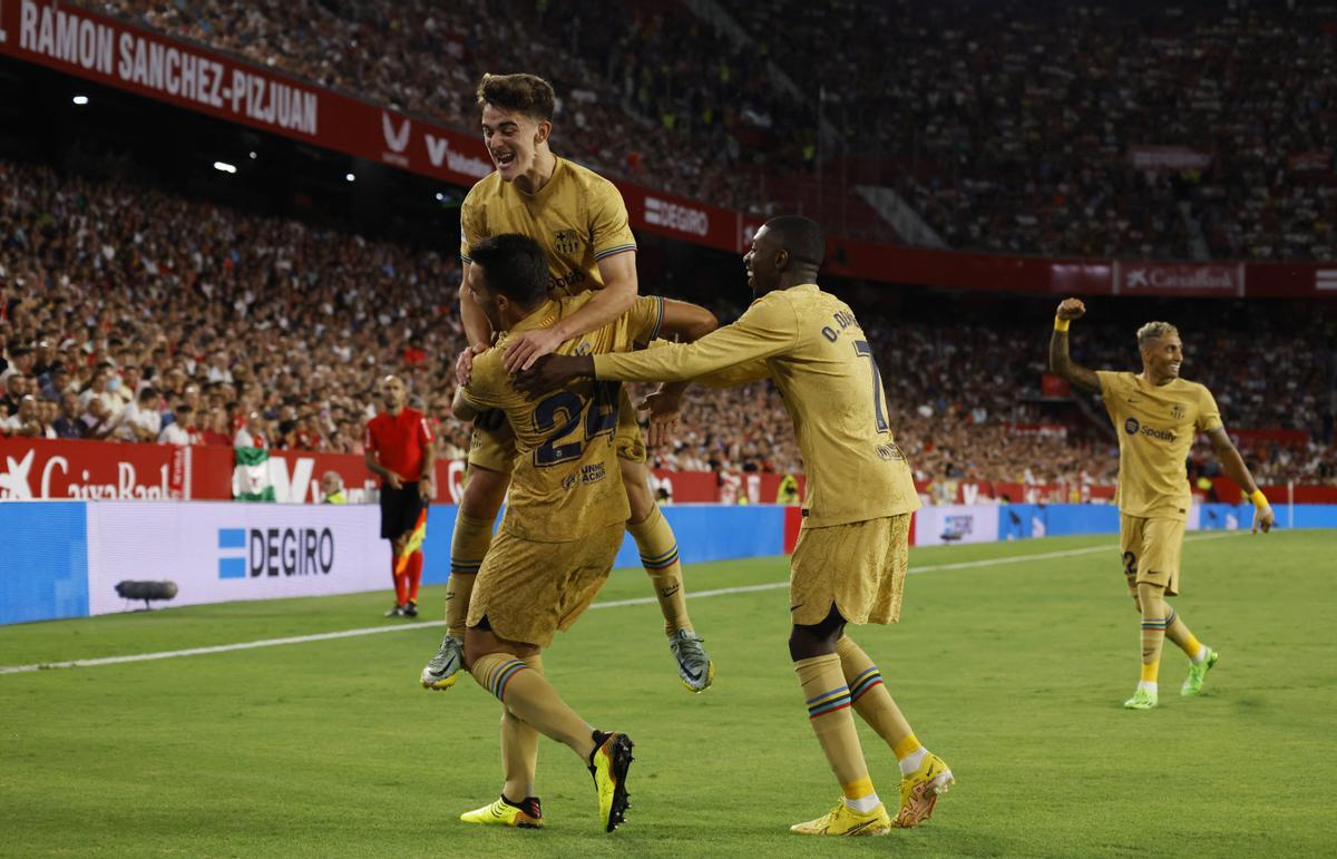 El Barça golea al Sevilla (0-3) en el Sánchez Pizjuán