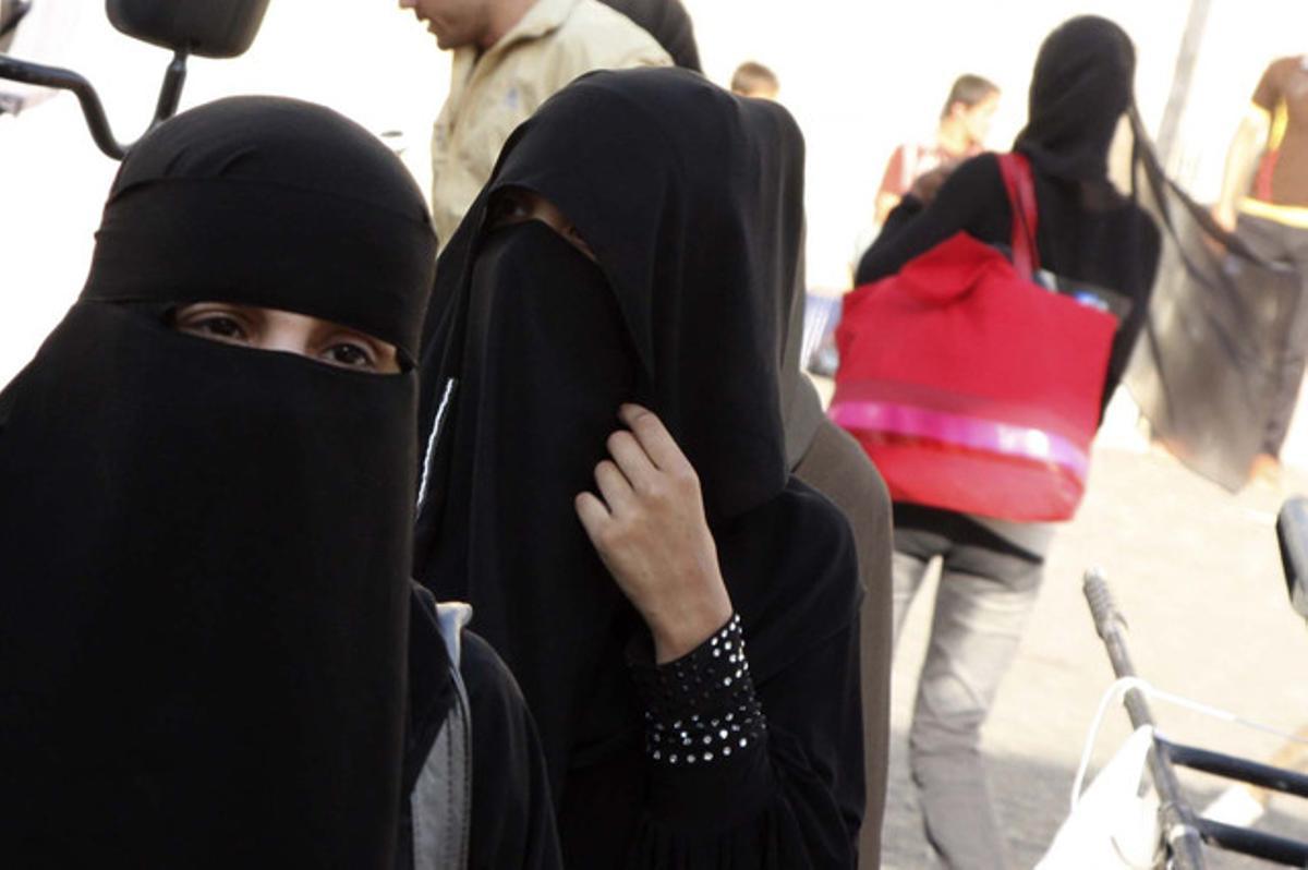 El Pleno De Galapagar Aprueba La Moción Del Pp Para Prohibir El Burka