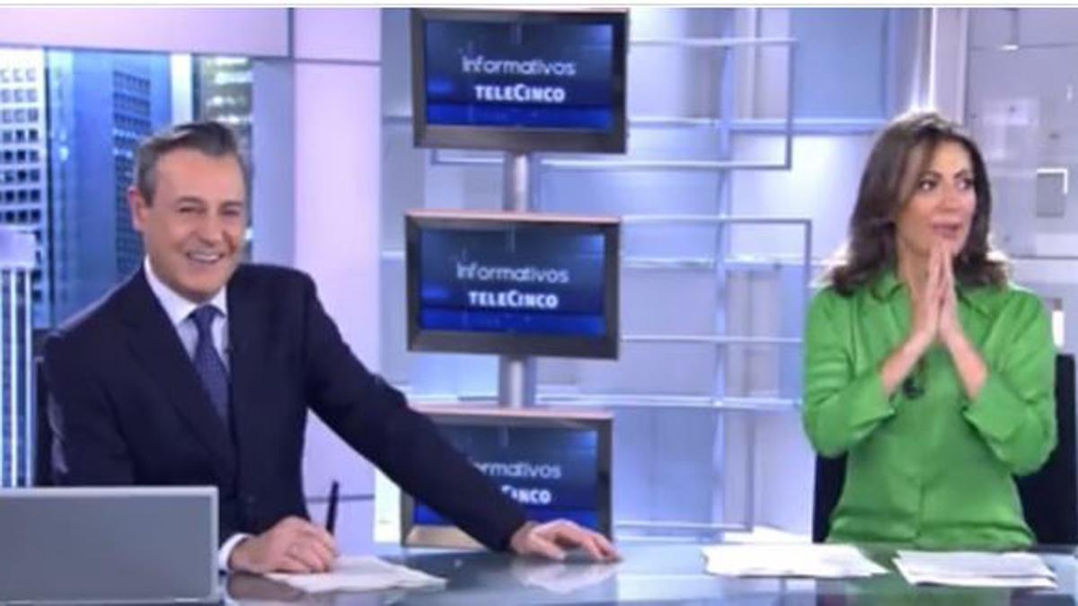 Lapsus de esta presentadora en 'Informativos Telecinco': salen a su rescate
