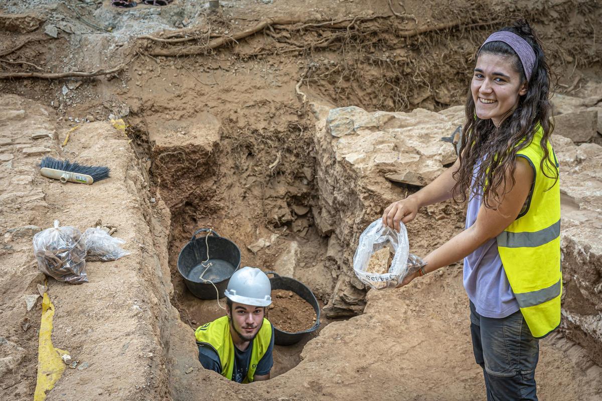 Visita al yacimiento arqueológico de la calle de Girona, de Barcelona.