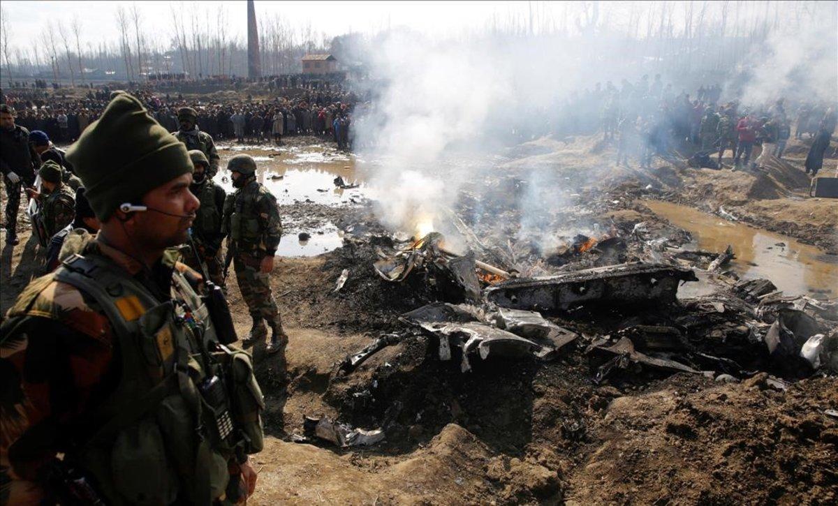 Pakistán derriba dos cazas indios como acto de "autodefensa"