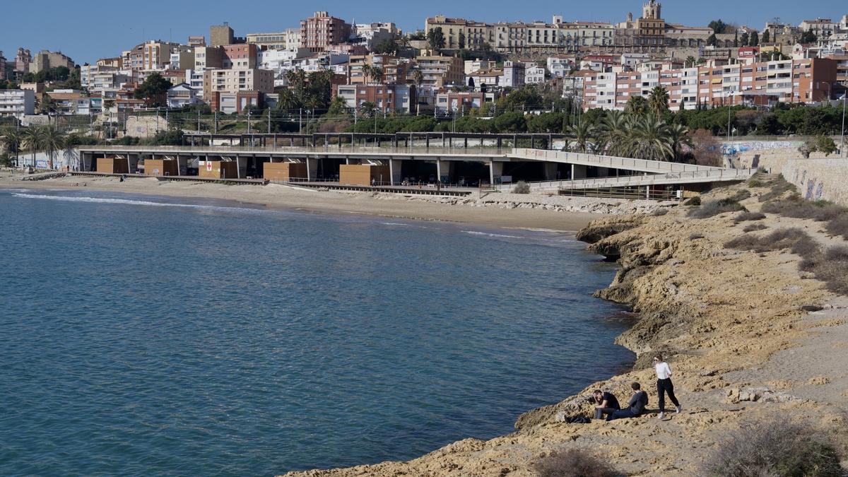 Muere un hombre ahogado en Tarragona al intentar ayudar a dos jóvenes