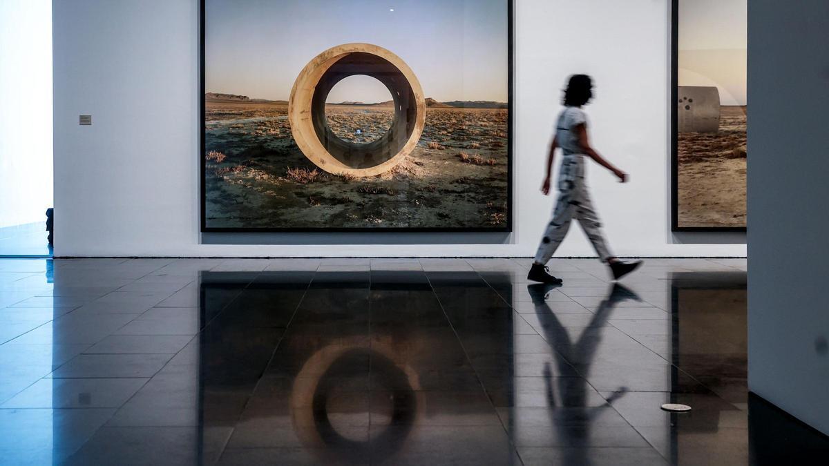 Nancy Holt, la artista invisibilizada a la que el Macba rescata